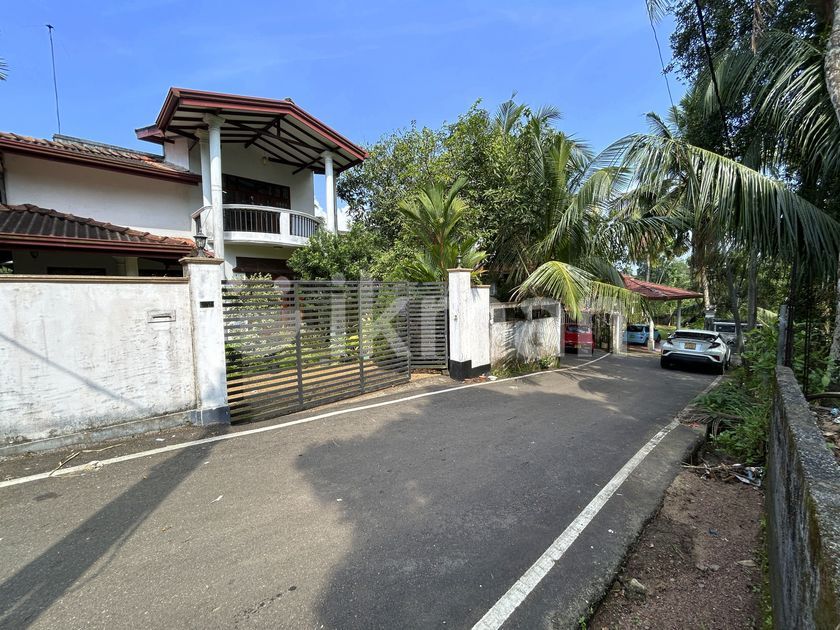 Land in Arawwala Maharagama - Moragahalanda Mw 20 Feet Access | ikman