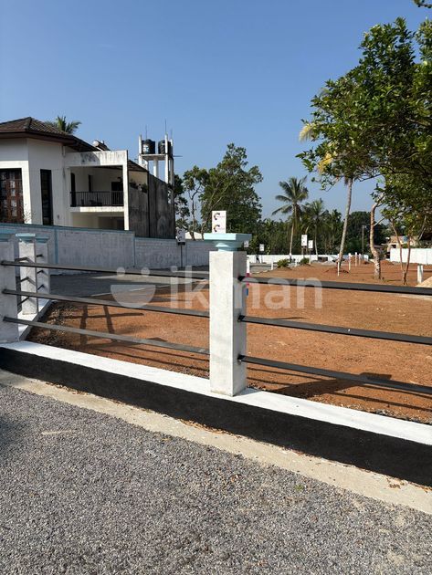 Land plots in Malabe Road 336 Bus RD Kottawa Vidyala Junction | ikman