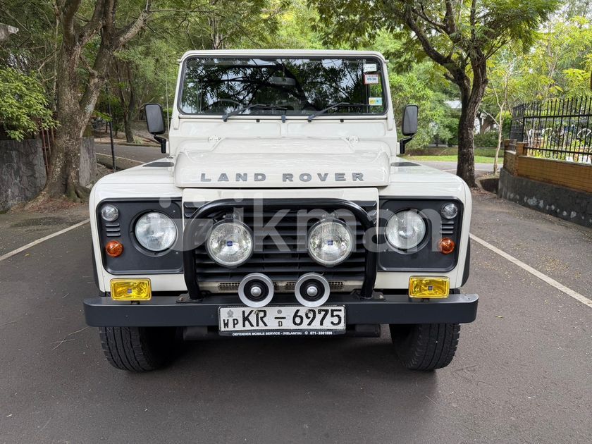 Land Rover Defender 110 Station Wagon 2011 for Sale in Rajagiriya | ikman