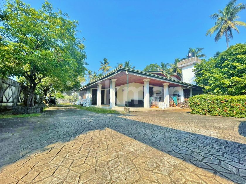 Land with House for Sale in Malabe [LS 62] | ikman