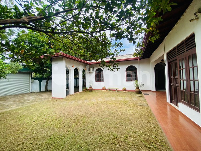 Land with Well Maintained House at Value Close to Main Rd, Thalahena ...