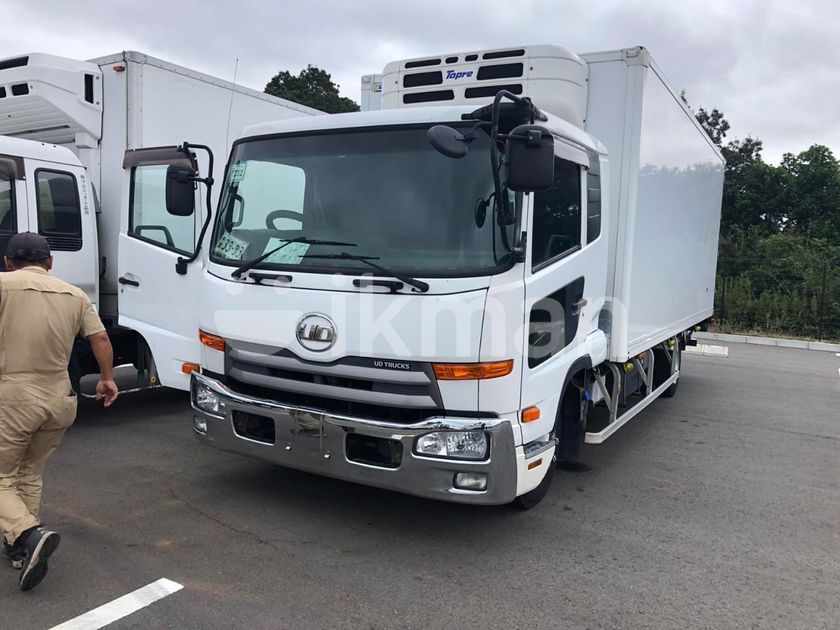 Lorry For Hire 20.5ft Wing Body/Movers in Rajagiriya | ikman