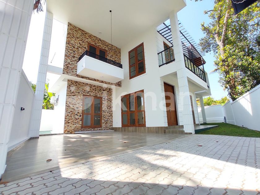 Luxury 3 Story House for Sale Piliyandala | ikman