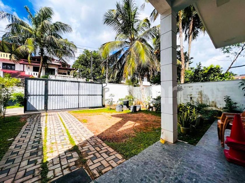 Luxury Good Condition House Sale Athurugiriya | ikman