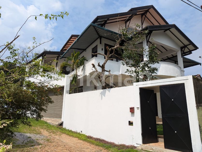 Malabe : 5BR (11P) Super Luxury House for Sale | ikman