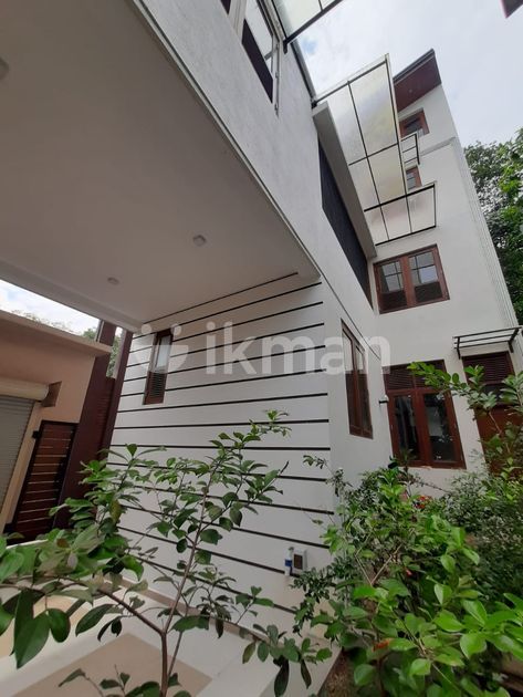 Malabe: Brand New Four Bedrooms Modern Luxury House For Sale at Malabe ...