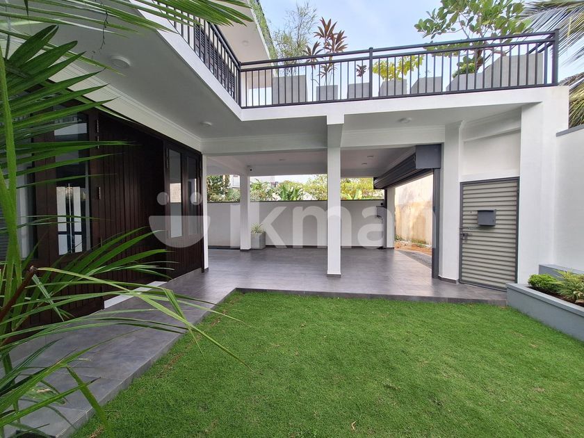 Malabe Sllit Junction Luxury House for Sale | ikman