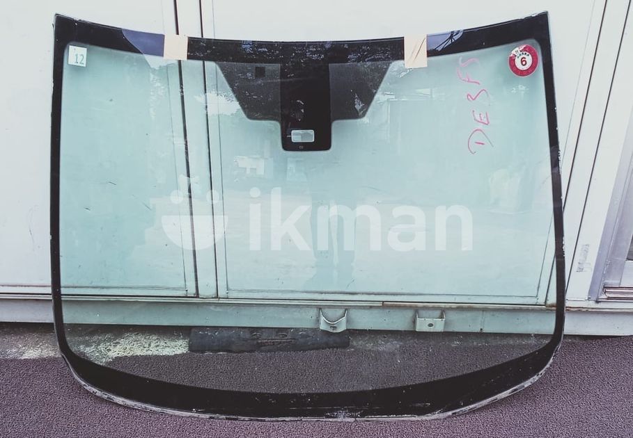 MAZDA DEMIO DE3FS WINDSCREEN (SENSOR TYPE) for Sale in Gampaha City | ikman