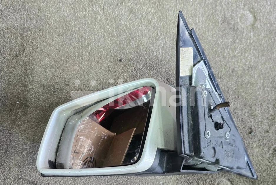 Mercedes Benz w204 side mirror for Sale in Dehiwala | ikman