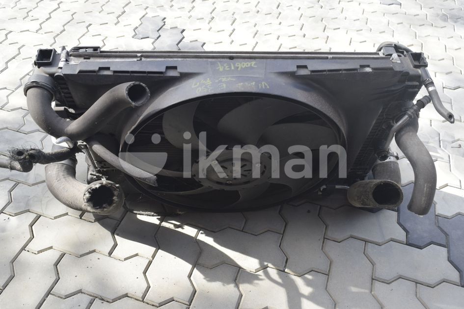 Mercedes Benz W212 Radiator Complete for Sale in Piliyandala | ikman