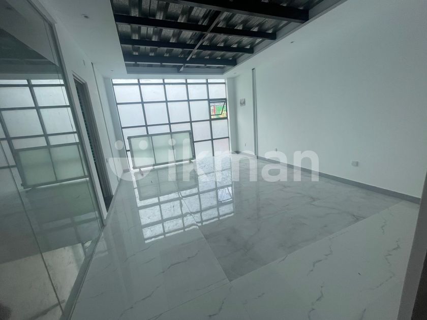 Mirihana - Ground floor Office / Shop space for rent | ikman