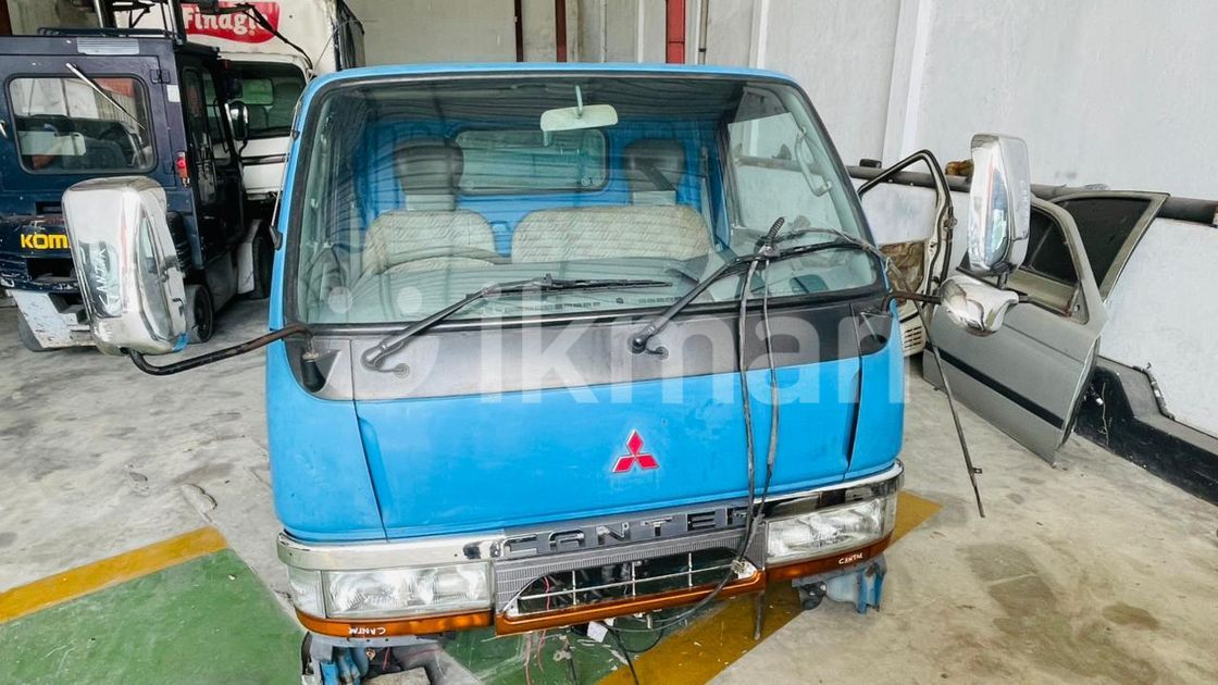 Mitsubishi Canter Lorry Cabin 24v for Sale in Kurunegala City | ikman