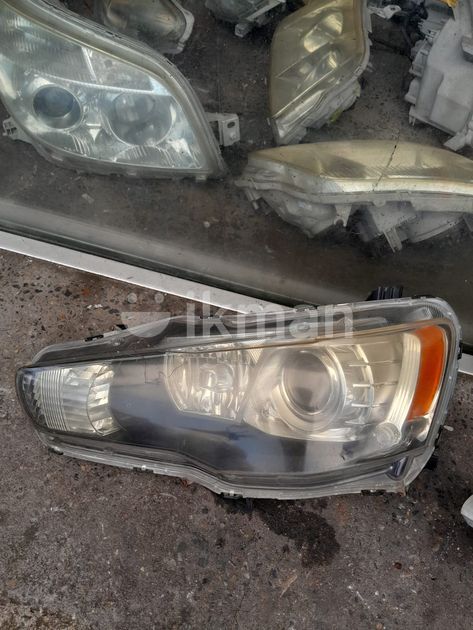 Mitsubishi Lancer CY2 Headlight for Sale in Boralesgamuwa | ikman