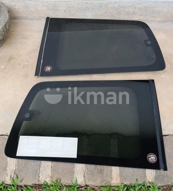 Mitsubishi Montero Rear Fit Glass Panel in Battaramulla | ikman