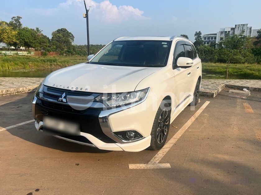 Mitsubishi Outlander for Rent in Dehiwala | ikman