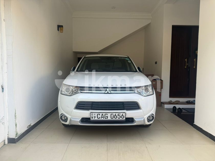 Mitsubishi Outlander G Nevi Primium Phev 2015 for Sale in Piliyandala ...
