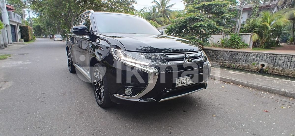 Mitsubishi Outlander Navi Premium Phev 2016 for Sale in Boralesgamuwa ...