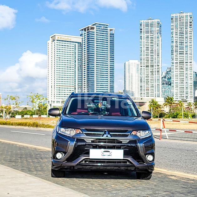 Mitsubishi Outlander PHEV Premium 2015 for Sale in Colombo 5 | ikman