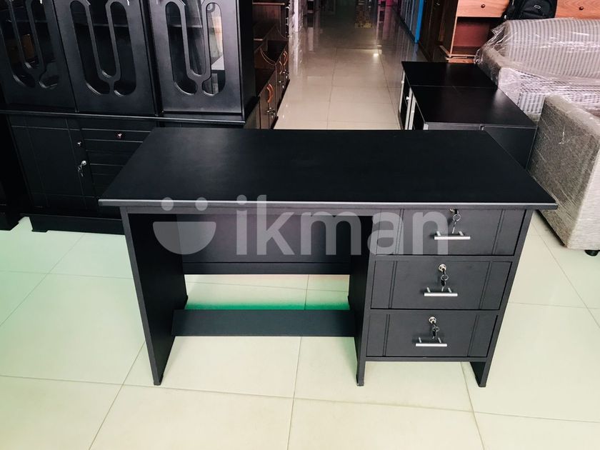 Modern 4x2 3 Drawer Office Table for Sale | Kottawa | ikman