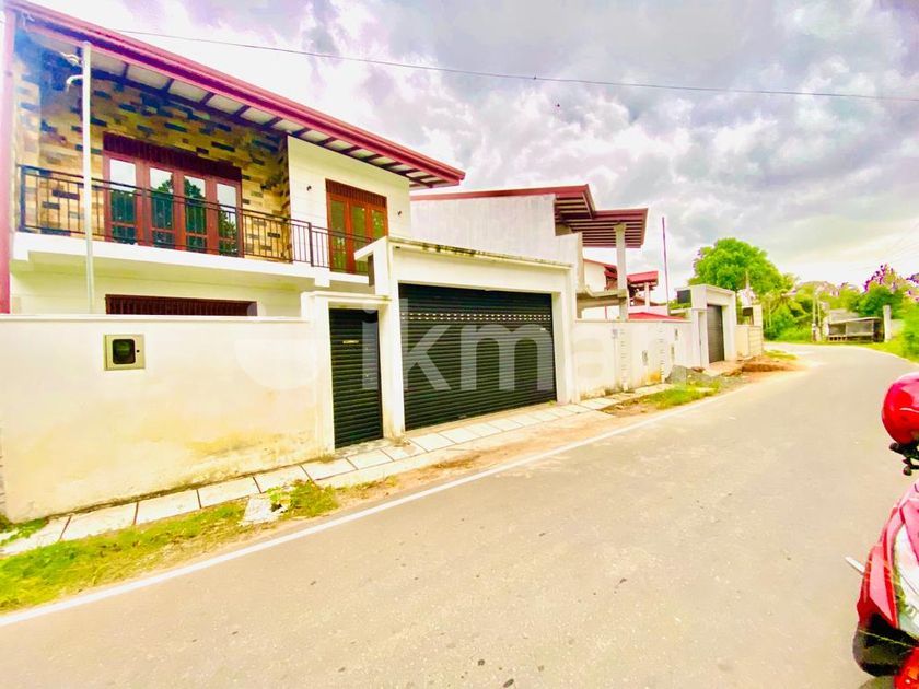 Modern Luxury Living: 4-BR House on 7 Perches Piliyandala | ikman