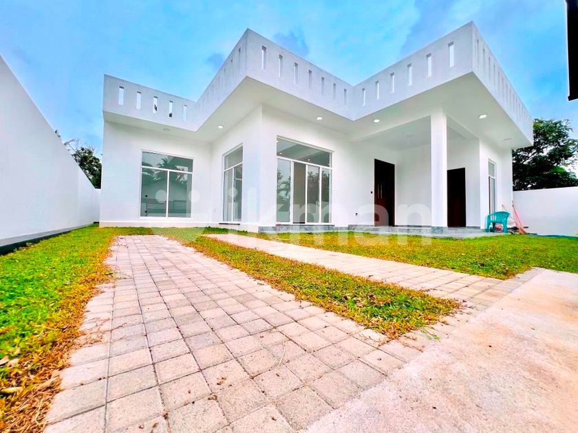 Modern Type 3 Bed Rooms Open Terrace With House For Sale In Negombo | ikman