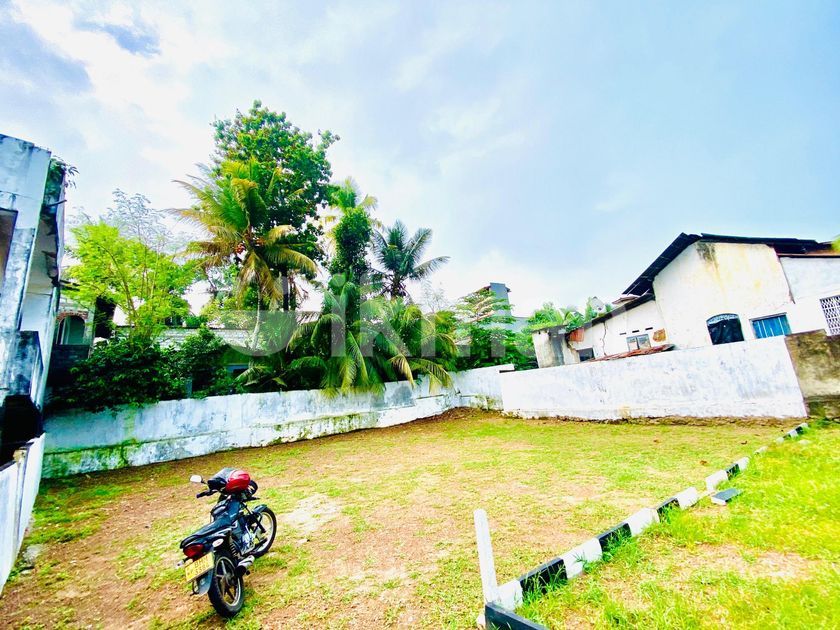 Moratuwa Gale road 400M 9.5.p Land plot for sale D29 | ikman