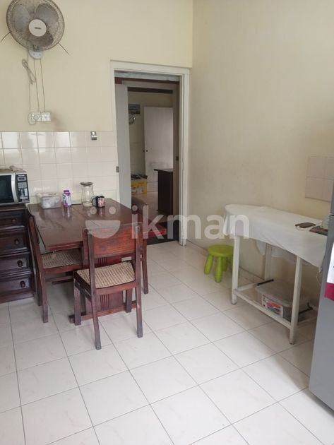 Mount Lavinia, 13.75 Perches of Land with 04 Bedroom House for Sale | ikman