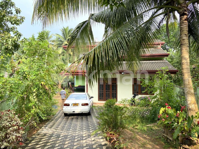 මතුගම නගරයට තට්ටු 2ක නිවසක් විකිණීමට ඇත | ikman