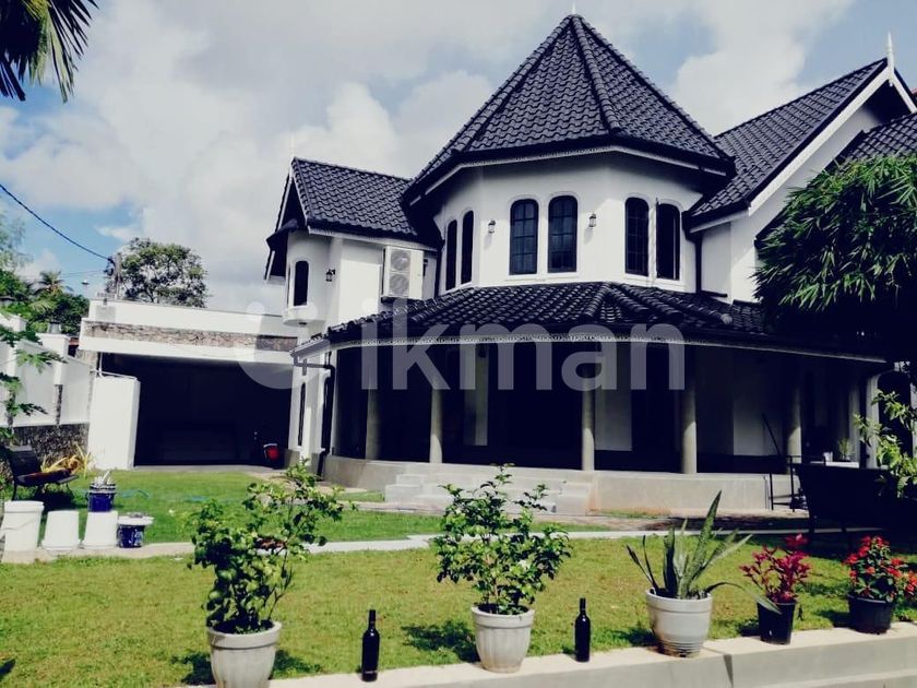 Negombo : 5BR (30P) ONLY British colonial villa for Sale | ikman