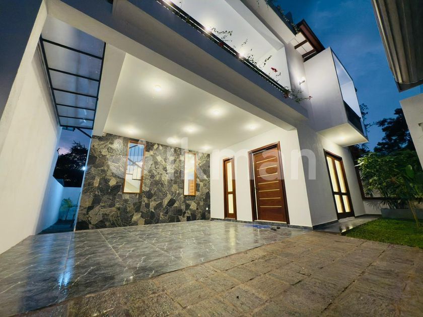 New Luxury House for Sale in Malabe | ikman