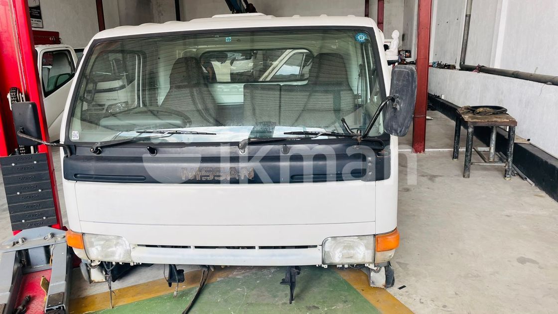 Nissan Atlas Lorry Cabin Wide 24V for Sale in Kurunegala City | ikman