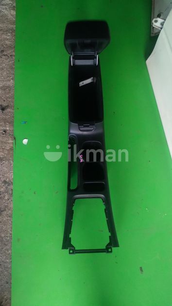 Nissan Bluebird U14 Arm Rest centre Control for Sale in Dehiwala | ikman