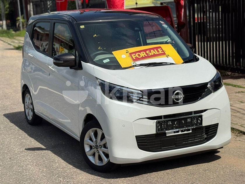 Nissan Dayz 2 Tone 4 Way Cam 2023 විකිණීමට | ජා-එල | ikman