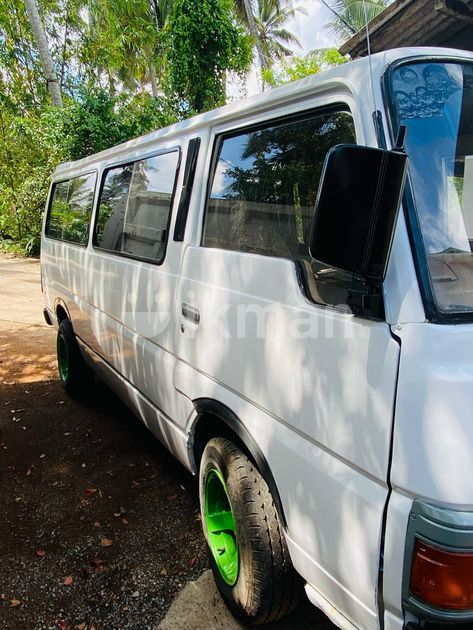 Nissan Caravan VTR 1985 | Colombo 3 | ikman