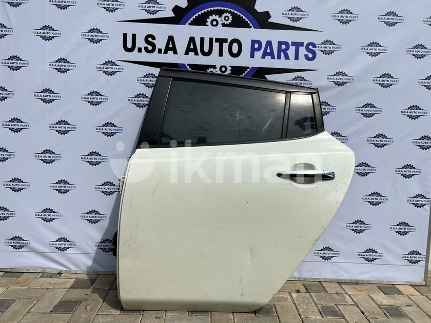 Nissan Leaf Rear Door LHS Complete in Ja-Ela | ikman