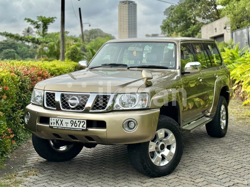 Nissan Patrol SGL Diesal 4200cc 2014 for Sale in Nugegoda | ikman