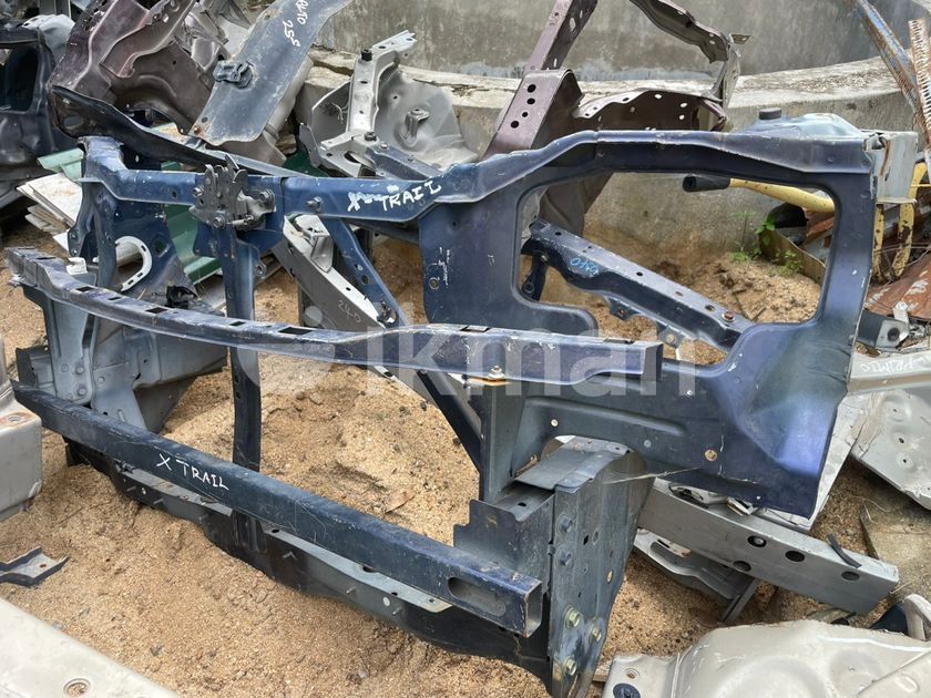 Nissan X Trail T30 Nose Cut Panel for Sale in Mawathagama | ikman