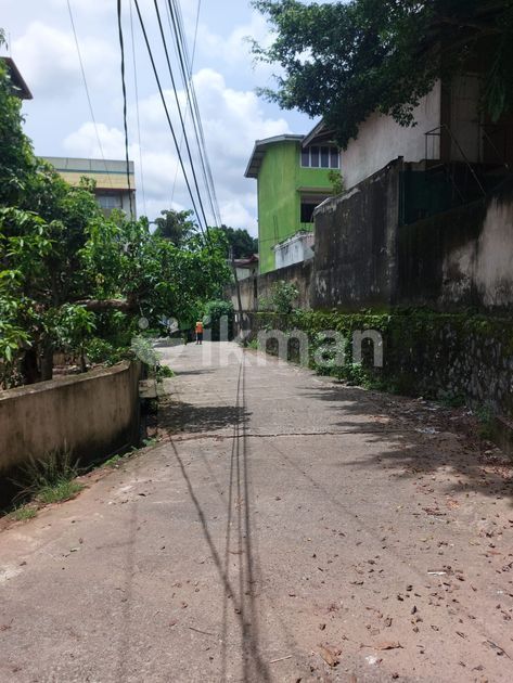 Nugegoda, a Land of 20 Perches Facing Railway Avenue for Sale | ikman
