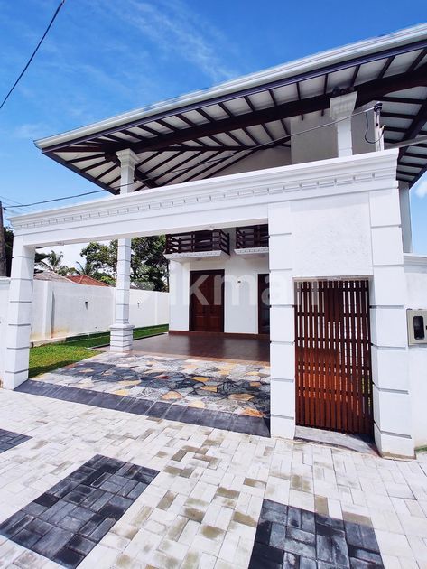 piliyandala town luxury 3 story uncommon house | ikman