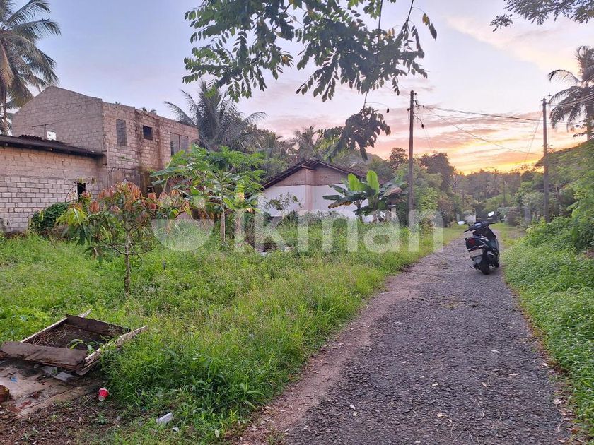 පර්චස් 10 ඉඩ්ම - Meegoda | ikman