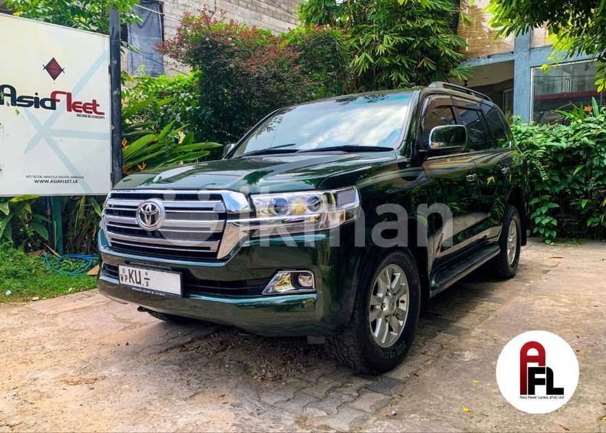 Rent a Car - Land Cruiser Sahara V8 2012 KU in Colombo 3 | ikman