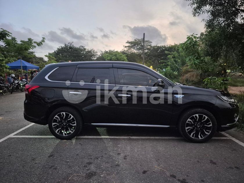 Rent A Car - Mitsubishi Outlander in Talawatugoda | ikman