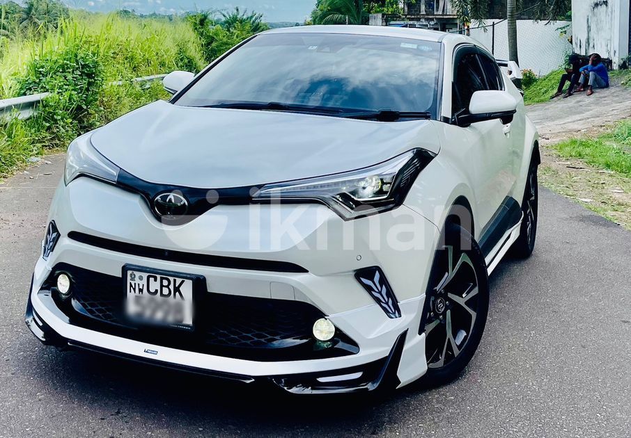 Rent a Car - Toyota CHR in Colombo 6 | ikman