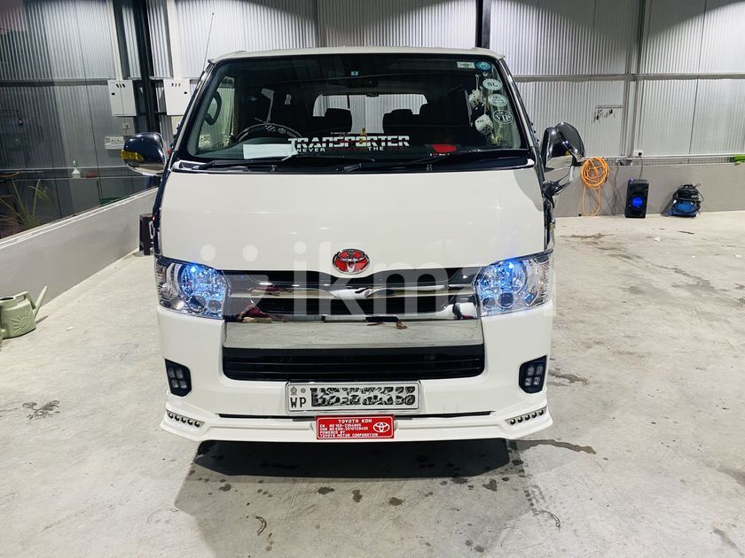 Rent a car - Toyota KDH Van in Battaramulla | ikman