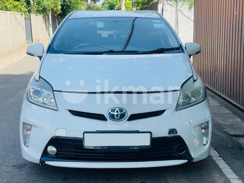 Rent a Car - Toyota Prius 3rd Gen Hybrid in Boralesgamuwa | ikman