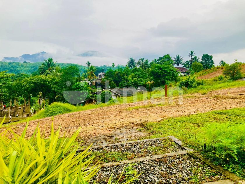 Resident Land in Awissawella for Sale | ikman