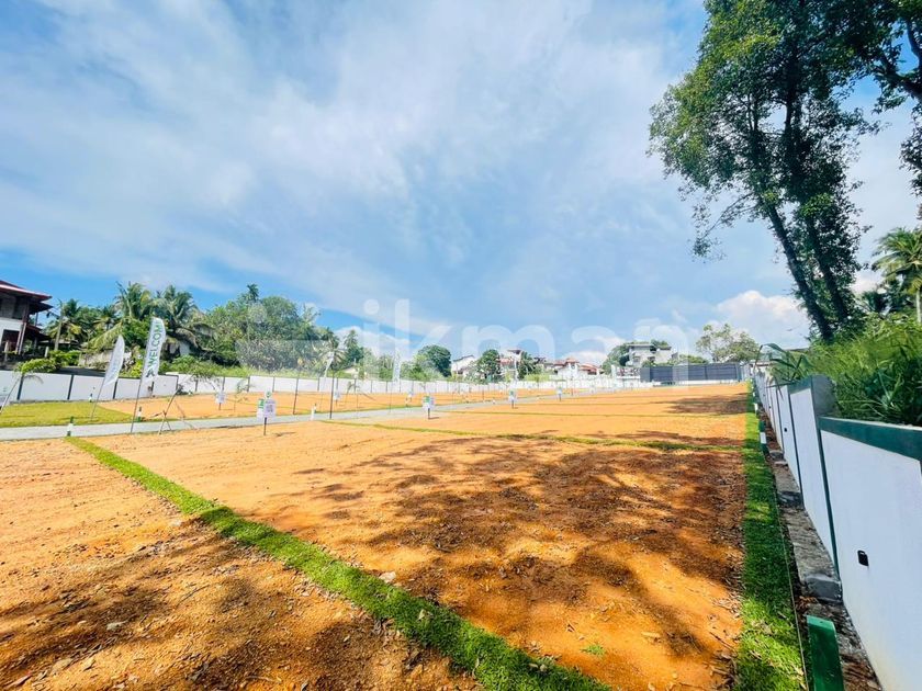Residental land for sale in Athurugiriya Town | ikman