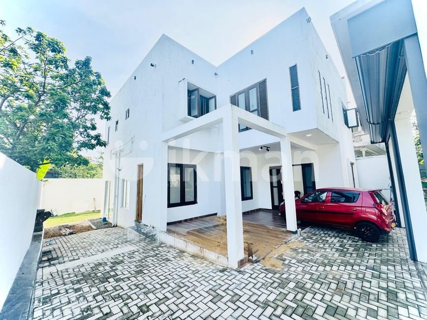 (S567) newly built 3 story House Sale in Meepe Godagama | ikman