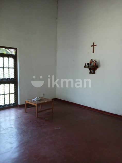 Seeduwa, Liyanagemulla 27 Perches Land with a 4 Bed rooms House for ...