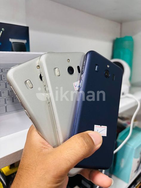 Sharp 704SH 32GB (Used) | ikman